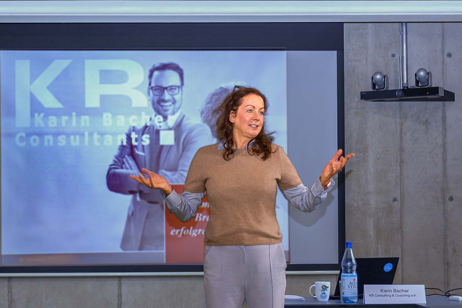 Karin Bacher beim CyberForum: Wie kommen Unternehmen zu Fachkräften ...