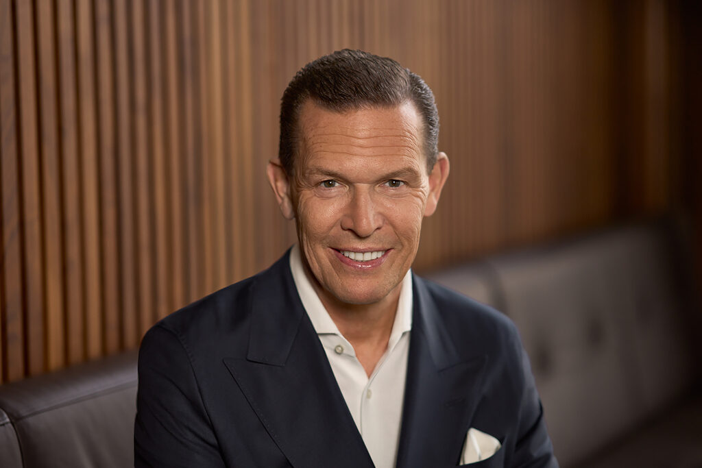 Hugo Boss erhöht Umsatzziel für 2025 auf fünf Milliarden Euro ...