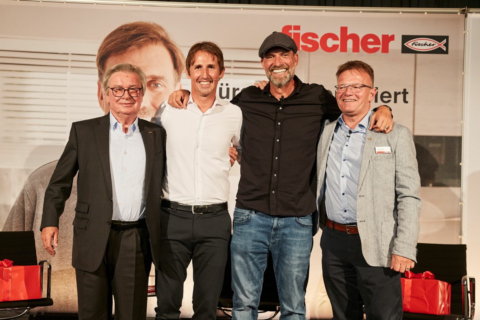 Jubiläum mit Starbesuch: Jürgen Klopp feierte mit bei"75 Jahre fischer ...
