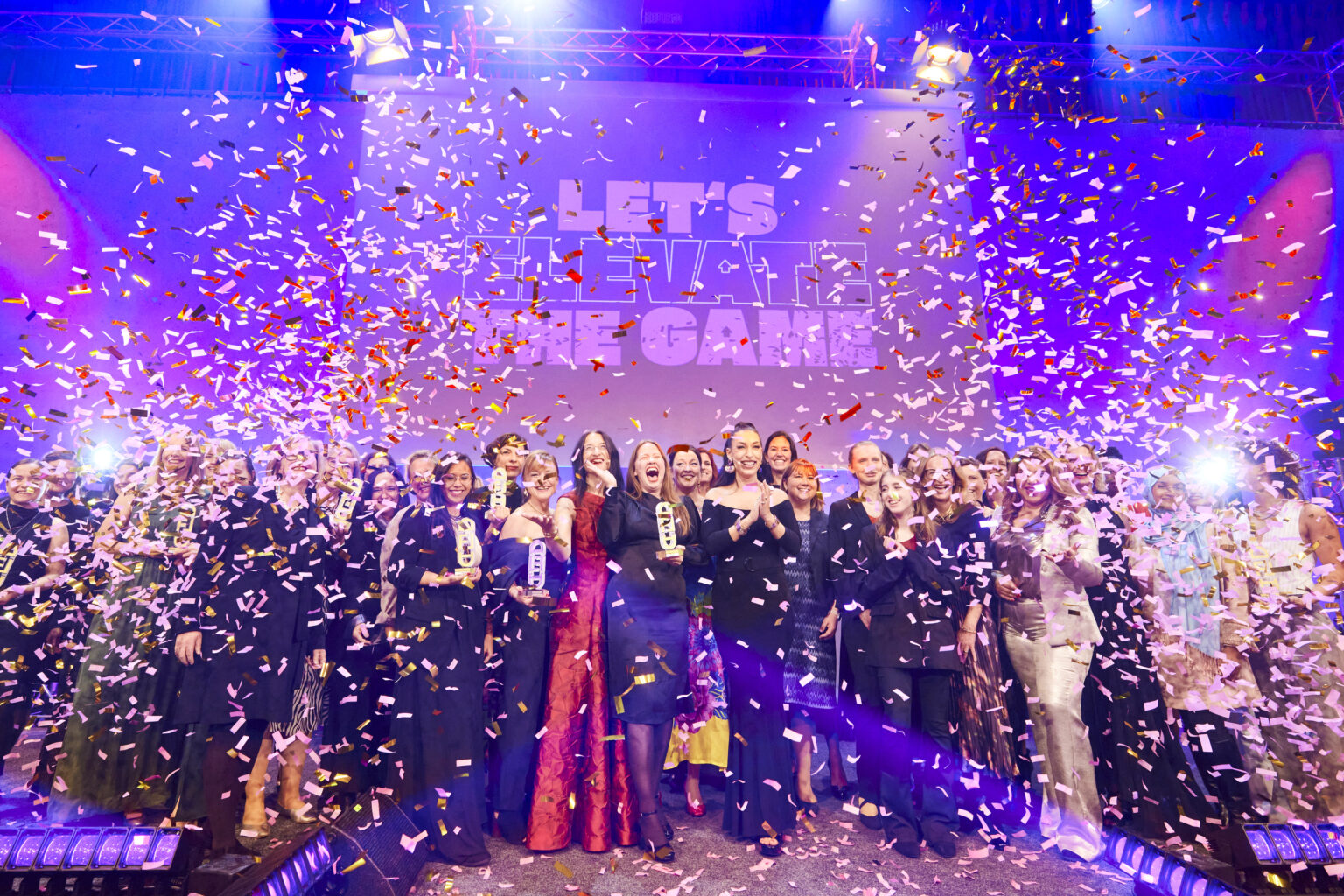 Strahlende Gewinnerinnen beim Digital Female Leader Award ...