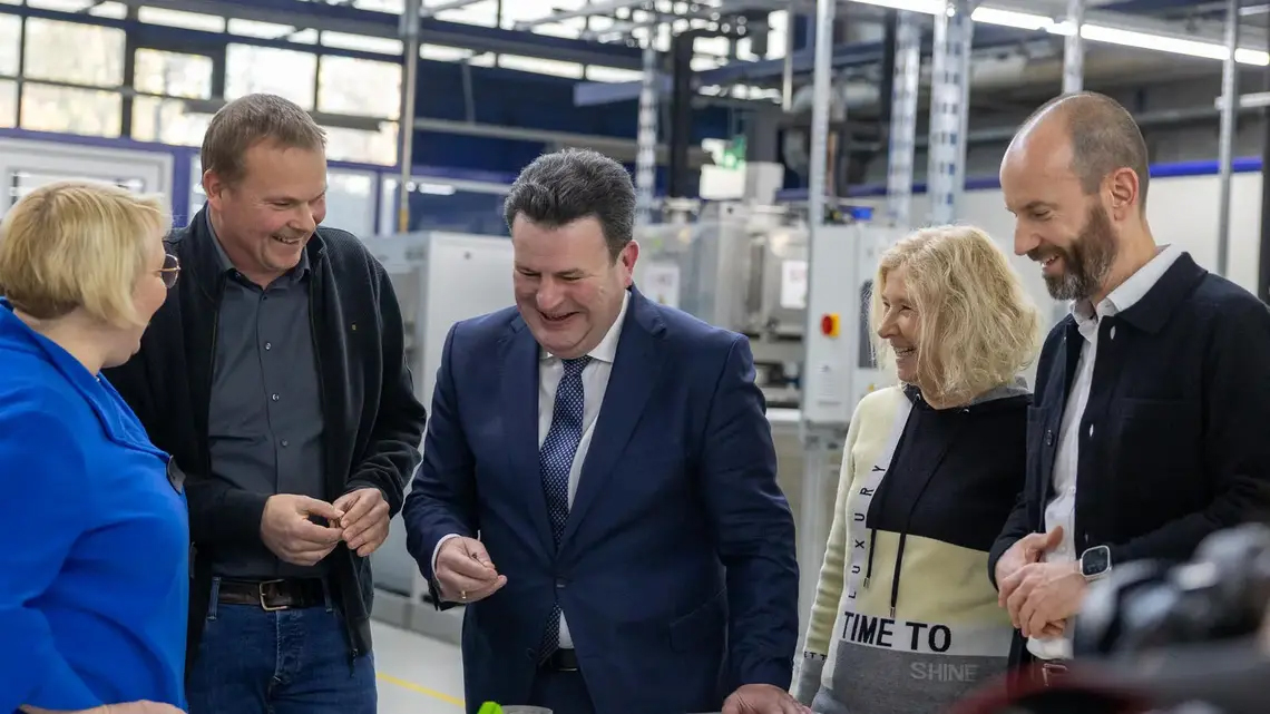 Bundesarbeitsminister Hubertus Heil besucht OBE in Ispringen und stellt ...